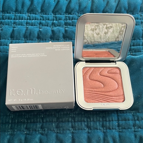 R.E.M. Beauty | Makeup | Rem Beauty Interstellar Highlighter Topper ...